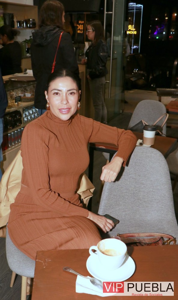 Rivelino Murrieta en El Cafe Introspecta. - VIP PUEBLA